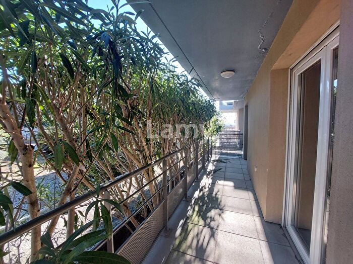 Appartement à louer - Hôpital, Nîmes - 3 pièces