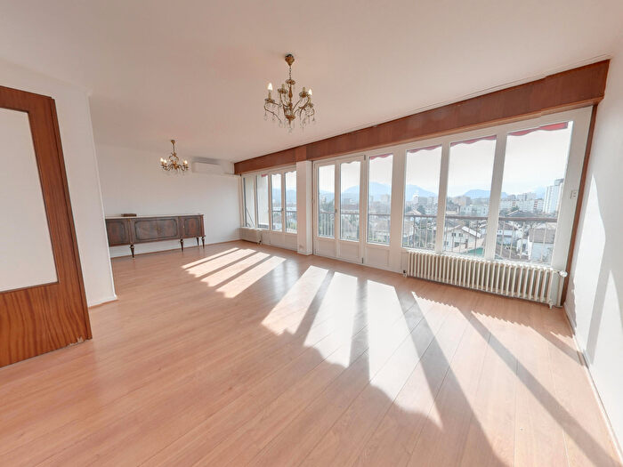 Appartement à vendre - Échirolles, Bayard, La Luire, Vicose, Comboire - 5 pièces - 3 chambres