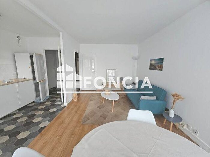 Appartement à louer - Cimetiere, Créteil - 3 pièces - 2 chambres