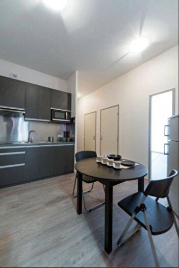 Bois d'Amour-Porte de Paris-Courlancy, Reims : Appartement 3 pièces à louer