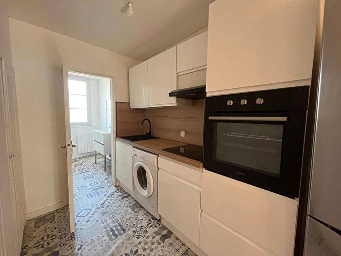 Appartement 2 pièces à Sud, Saint-Yrieix-la-Perche, à louer