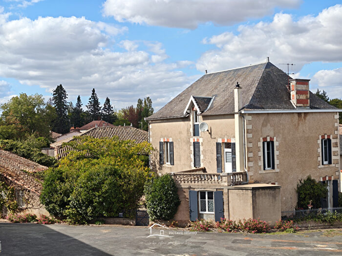 Lezay - Maison 4 pièces à vendre