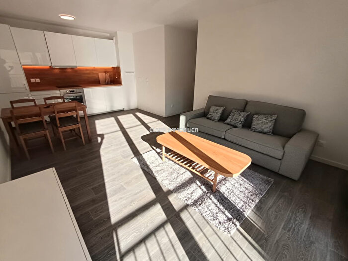 Appartement à louer - Le Bourget, Hôtel de Ville - 3 pièces - 2 chambres