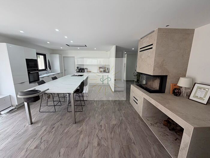 Maison à vendre - Cruas - 4 pièces - 3 chambres