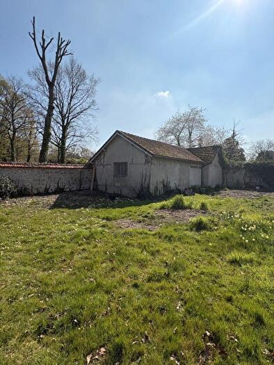 Bois-le-Roi : Maison 2 pièces à vendre