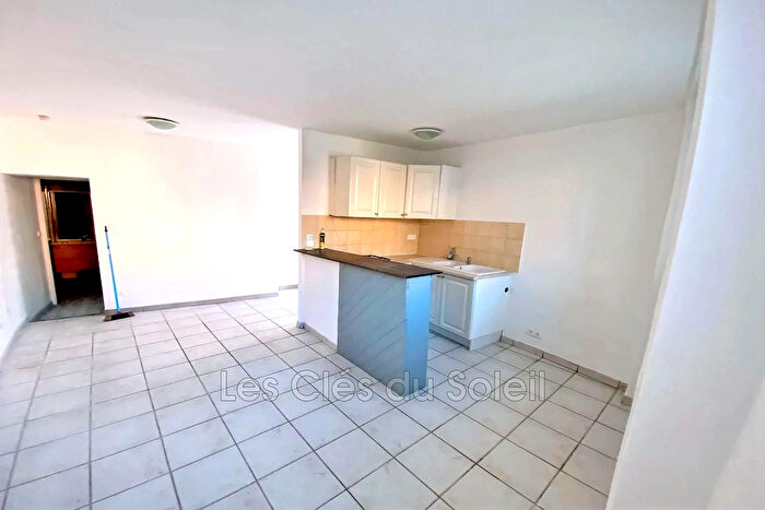 Appartement à vendre - Brignoles, Centre-ville, Vieille ville - 2 pièces - 1 chambre