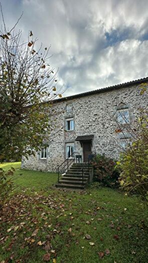 Maison à vendre - Châlus - 7 pièces - 4 chambres