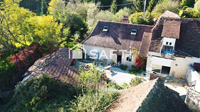 Maison à vendre - Limeyrat - 7 pièces - 3 chambres