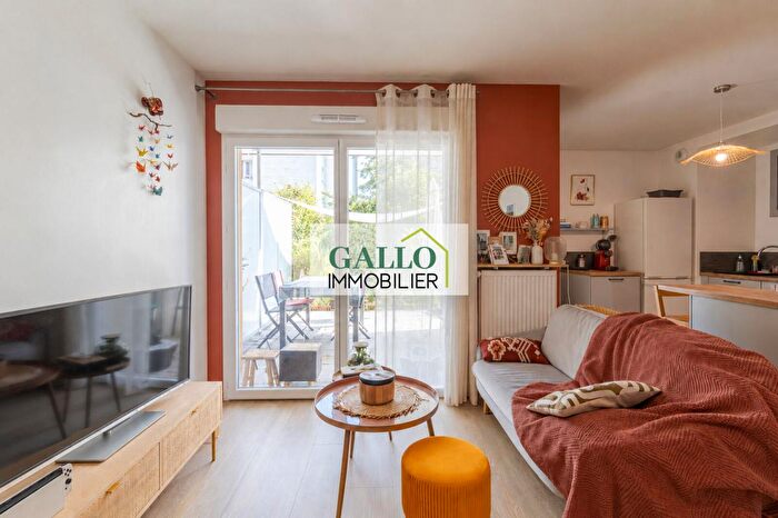 L'Isle-d'Abeau, Peupleraie : Appartement 3 pièces à vendre