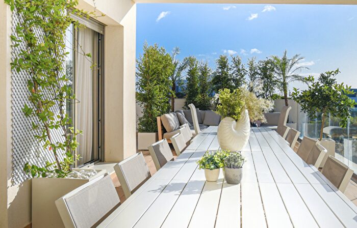 Appartement 4 pièces à vendre - Aix-en-Provence, Saint-Donat, Les Platanes