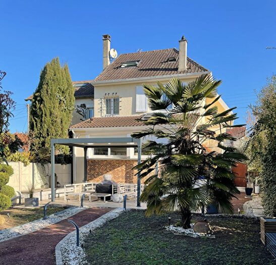 Maison à vendre - Saint-Prix - 6 pièces - 4 chambres