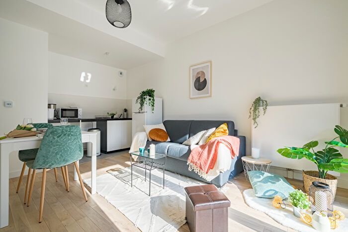 Appartement à louer - Ville-dAvray - 1 pièce - 1 chambre