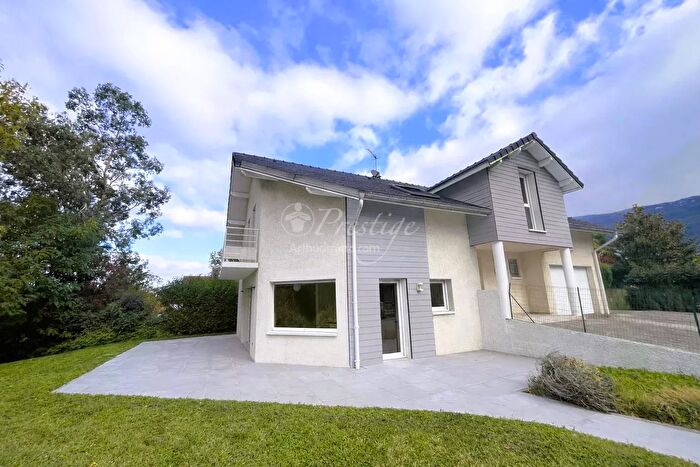 Maison à vendre - Brison-Saint-Innocent - 8 pièces - 6 chambres