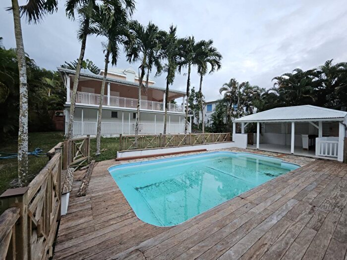Maison 6 pièces à louer à Baie-Mahault