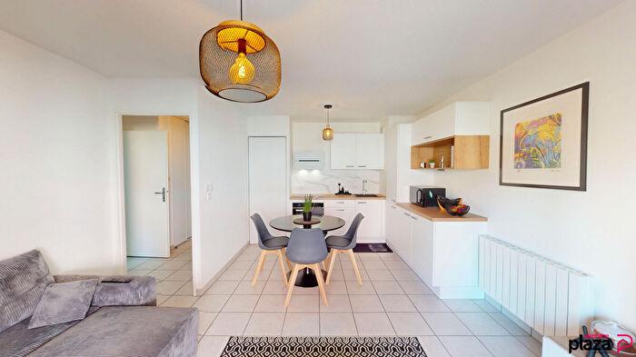 Appartement à louer - Ville-la-Grand - 2 pièces - 1 chambre