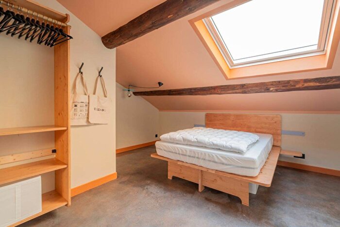 Appartement à louer - Les Chartreux, Marseille ème arrondissement - 10 pièces - 10 chambres