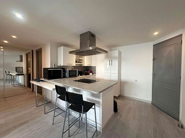 Appartement à louer - La Timone, Marseille ème arrondissement - 2 pièces - 1 chambre