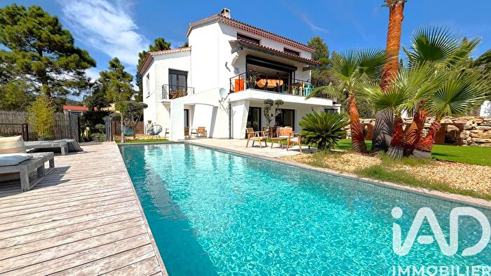 Maison à vendre - Roquebrune-sur-Argens, Les Issambres, La Vigie, Les Dolmens, Plages, Calanques - 7 pièces - 5 chambres