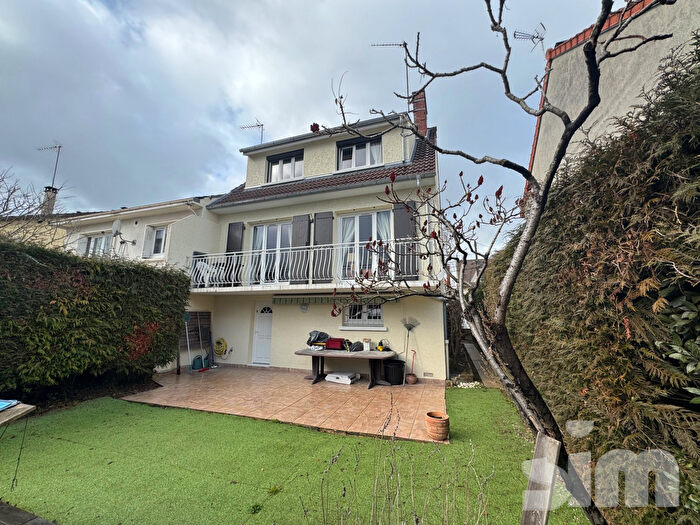 Maison à vendre - Chelles, Noue-Brossard, Perichelles, Bel Air, Clos Roger - 6 pièces - 4 chambres