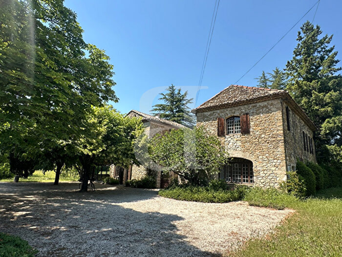 Vaison-la-Romaine : Maison 8 pièces à vendre