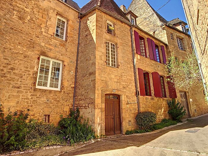 Maison à vendre - Sarlat-la-Canéda - 9 pièces - 4 chambres
