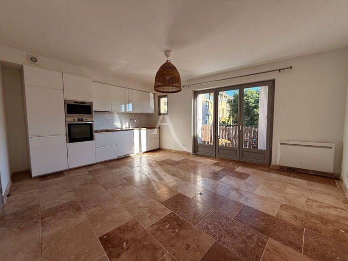 Capucins-La Barbacane-La Trivalle-Bellevue, Carcassonne : Appartement 2 pièces à louer