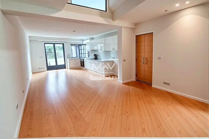 Maison à vendre - Wasquehal, Centre-ville, Pharos, Site Saint-Nicolas - 8 pièces