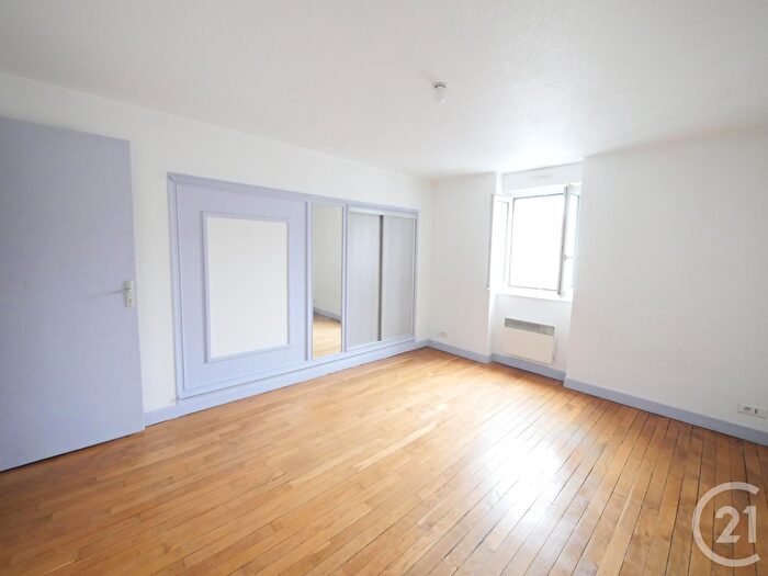 Appartement à louer - Guéret, Centre-ville, La Rodde, Champegaud - 1 pièce