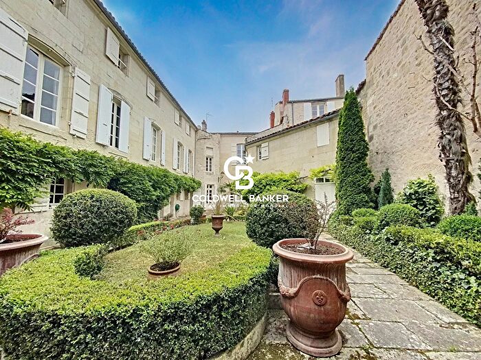 Maison 12 pièces à vendre - Saintes, Centre-ville