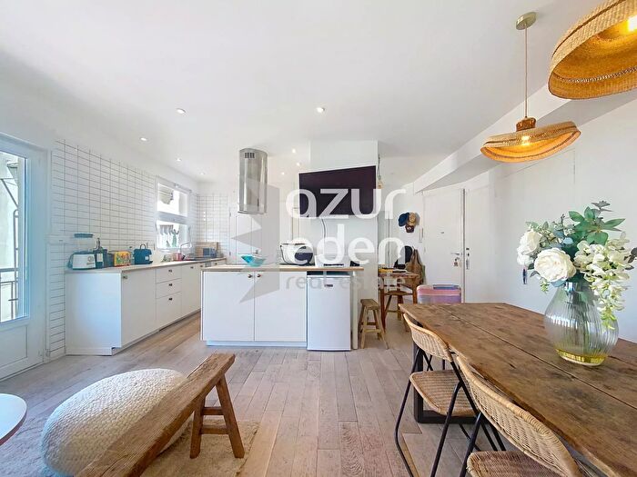 Appartement à vendre - Cannes, Centre-ville - 3 pièces - 2 chambres