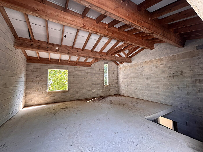 Lézignan-la-Cèbe : Maison 2 pièces à vendre