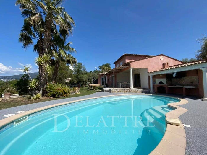 Maison 4 pièces à Châteauneuf-Grasse, à louer