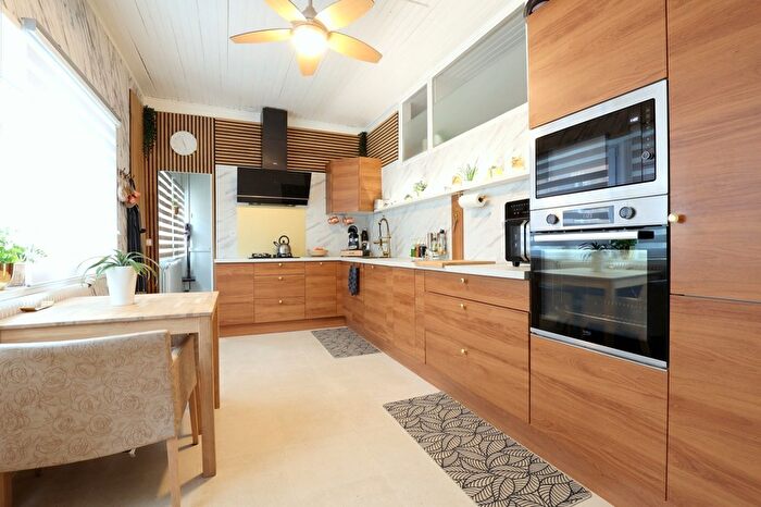 Maison à vendre - Épernay, Coteau Nord Ouest - 11 pièces - 6 chambres