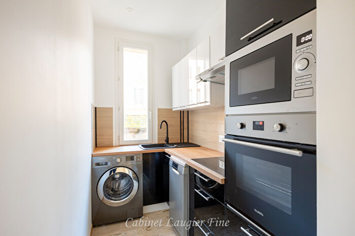 Appartement à vendre - Marseille e , Cinq Avenues - 2 pièces - 1 chambre