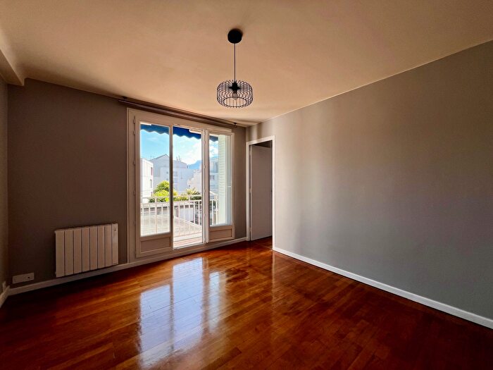 Appartement 4 pièces à Grenoble, Berriat, à louer