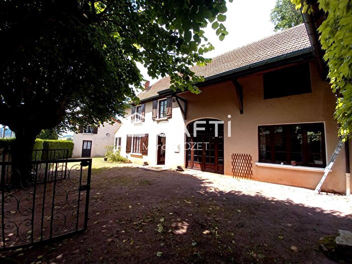 Maison à vendre - Aigueperse - 6 pièces - 3 chambres