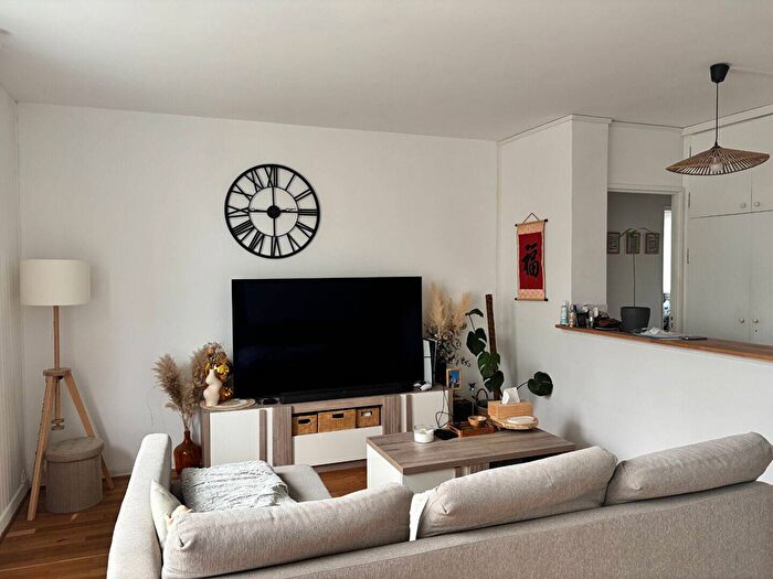 Appartement à louer - Hôtel de Ville-Bel Air, Franconville - 3 pièces - 2 chambres