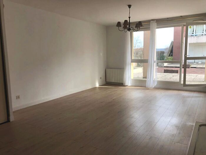 Appartement à vendre - Thorigny-sur-Oreuse - 2 pièces - 1 chambre