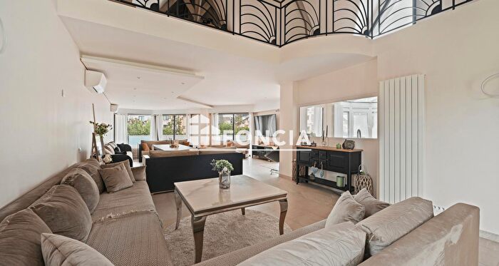 Maison à vendre - Vaujours - 14 pièces - 8 chambres