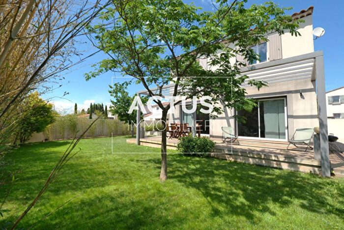 Maison à vendre - Fontvieille - 5 pièces - 4 chambres