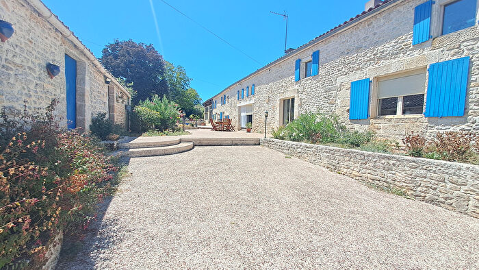 Maison 9 pièces à vendre à Germond-Rouvre