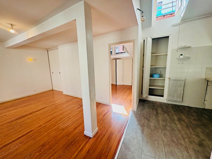 Appartement à louer - Toulouse, Les Carmes-Esquirol - 2 pièces - 1 chambre