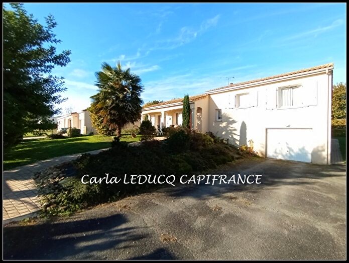 Maison à vendre - Saint-Martin-de-Saint-Maixent - 5 pièces - 3 chambres