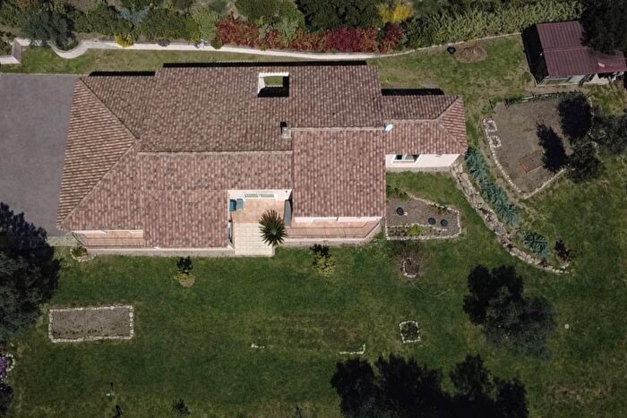 Maison à vendre - Bagnols-en-Forêt - 5 pièces - 4 chambres