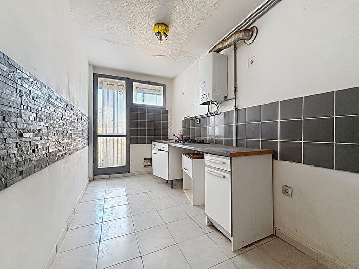 Appartement à vendre - Salon-de-Provence, Centre-ville - 4 pièces - 3 chambres