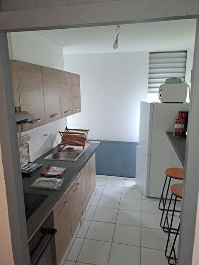 Appartement à louer - Les Abymes - 4 pièces - 3 chambres