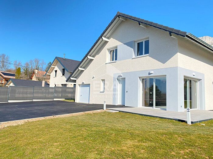 Maison à louer - Nâves-Parmelan - 5 pièces - 3 chambres