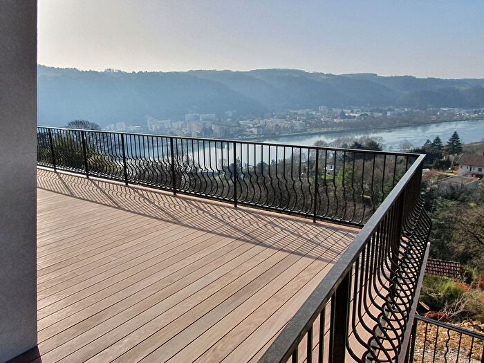 Maison à louer - Saint-Cyr-sur-le-Rhône - 6 pièces - 5 chambres