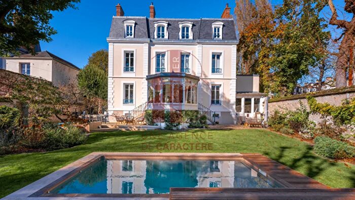 Maison à vendre - Fontainebleau, Centre-ville - 14 pièces - 7 chambres