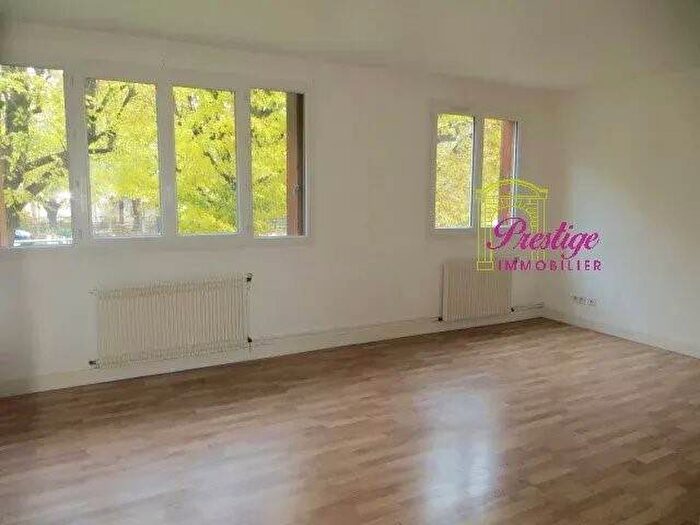 Appartement 3 pièces à Nord Est, Le Mesnil-le-Roi, à louer